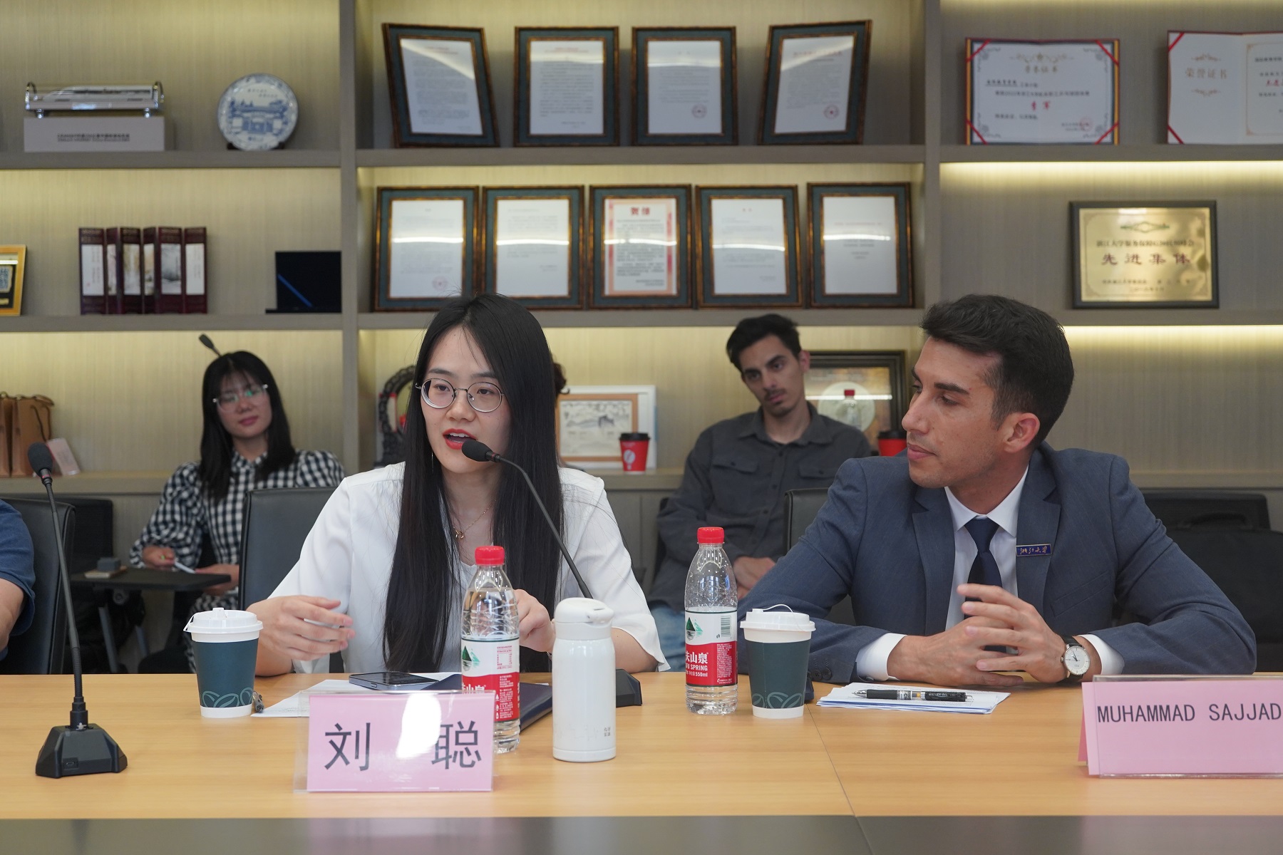 The Second Academic Salon for International Students Successfully Held