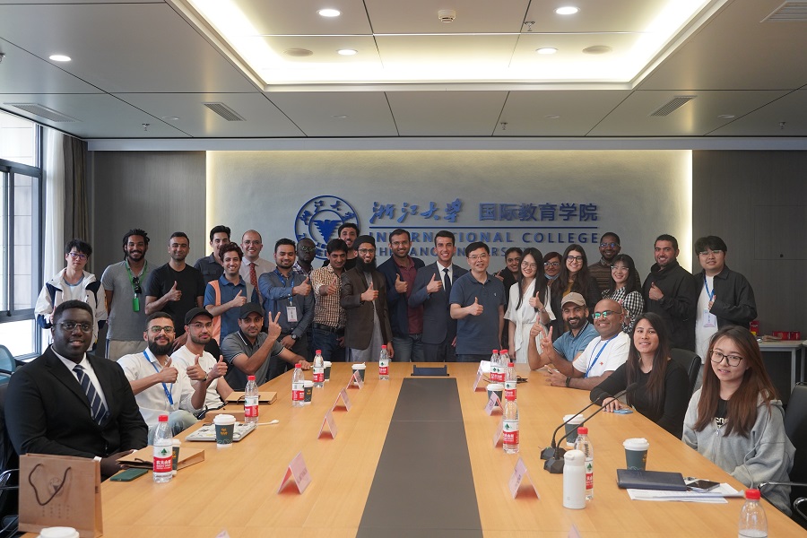 The Second Academic Salon for International Students Successfully Held